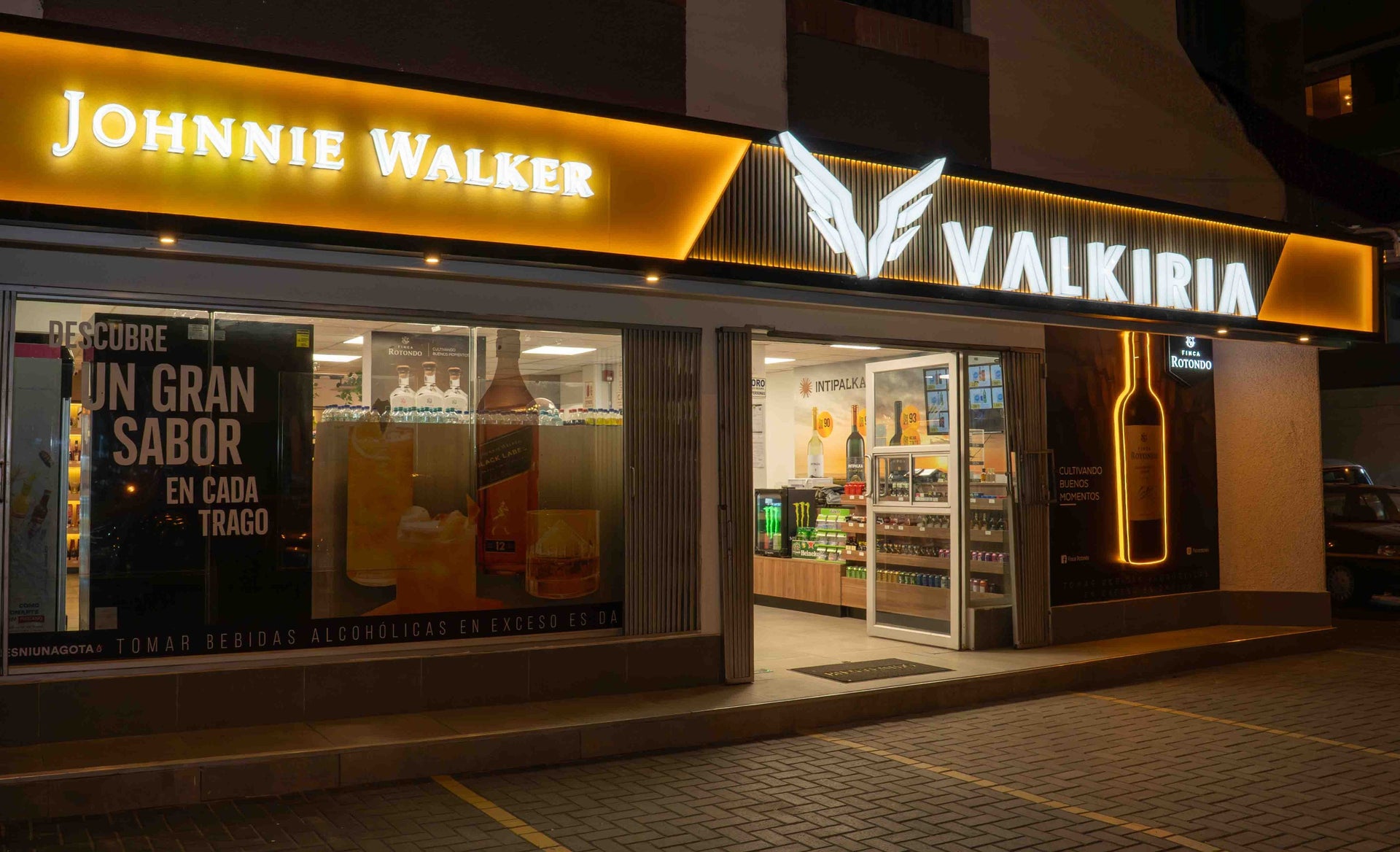 JOHNNIE WALKER BLUE LABEL 750ML – Valkiria Perú